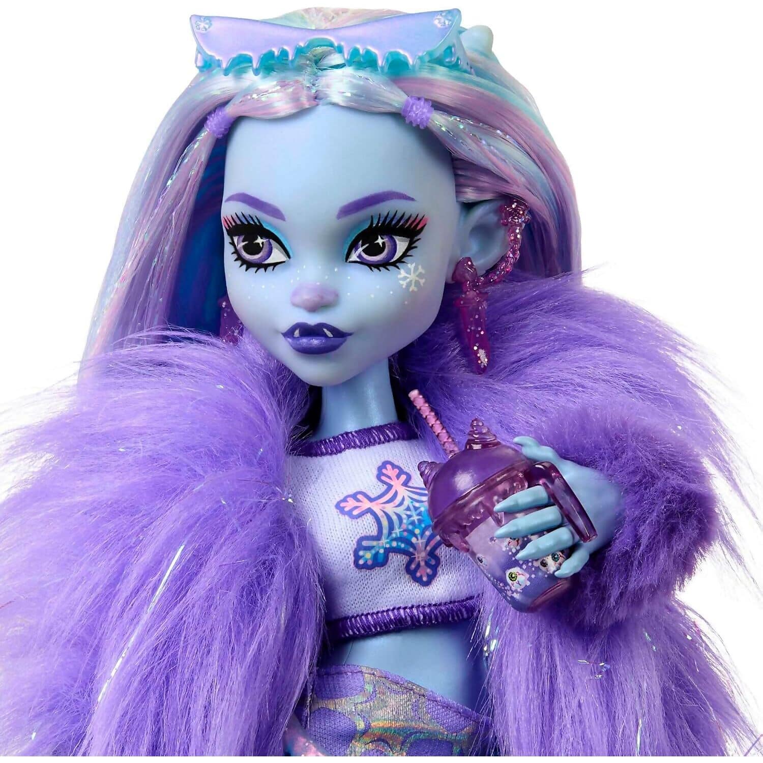 Monster High – Abbey Bominable Yeti Fashion Doll & Accessories – Mattel
